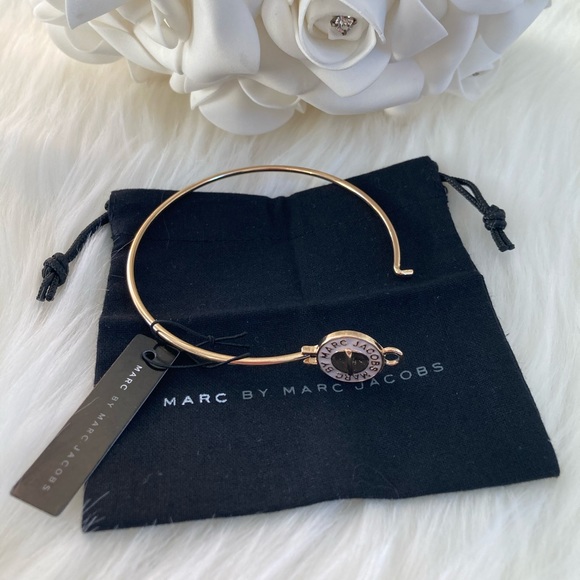 Marc By Marc Jacobs | Jewelry | Nwt Marc Jacobs Turn Lock Logo Bangle ...